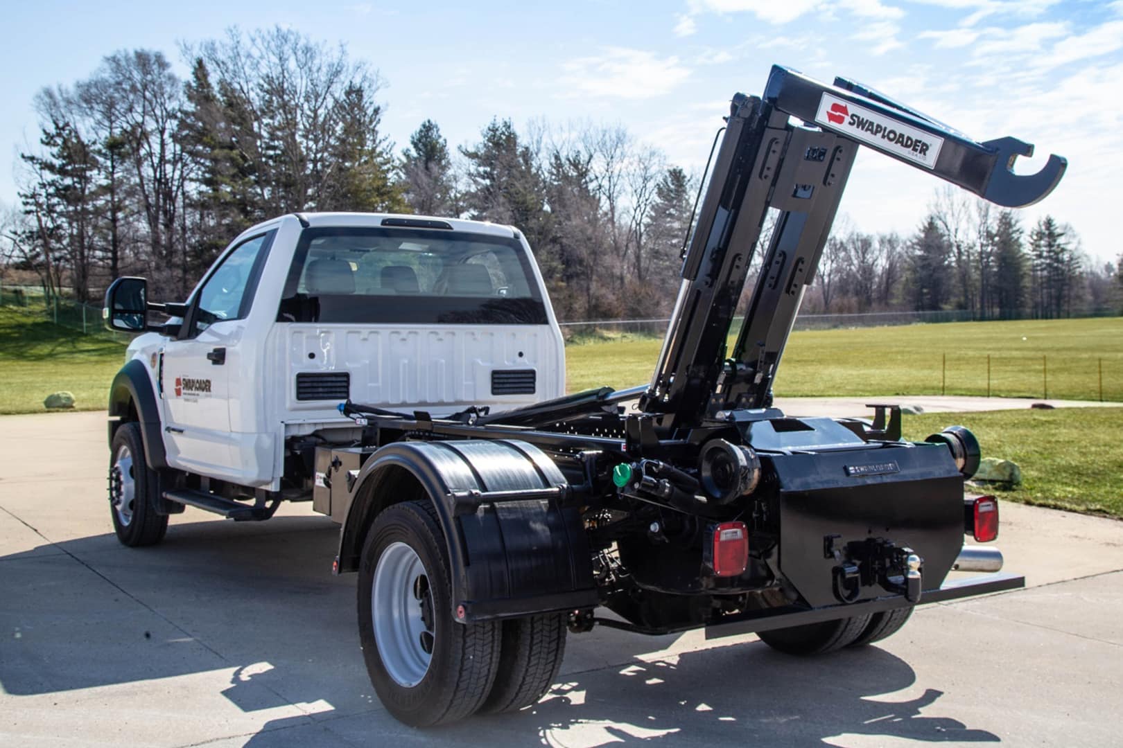 Hooklift vs. Dump Trucks in Hawaii: Top Benefits | HIWASTE MFG