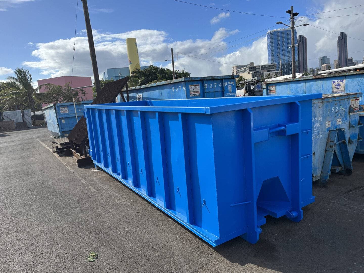 Hawaii Hooklift Truck, Dumpster & Waste Container Supplier