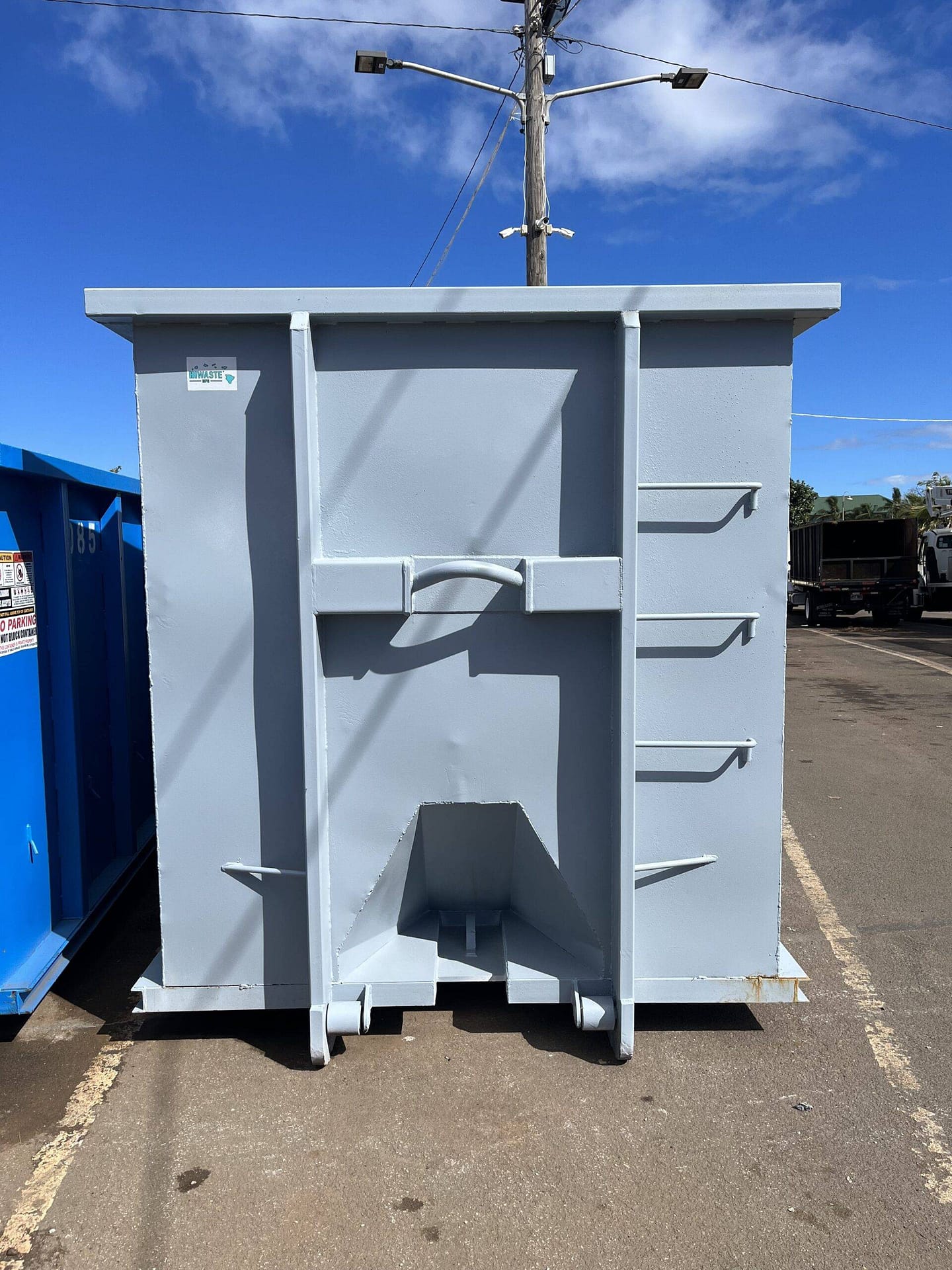 Hawaii Hooklift Truck, Dumpster & Waste Container Supplier