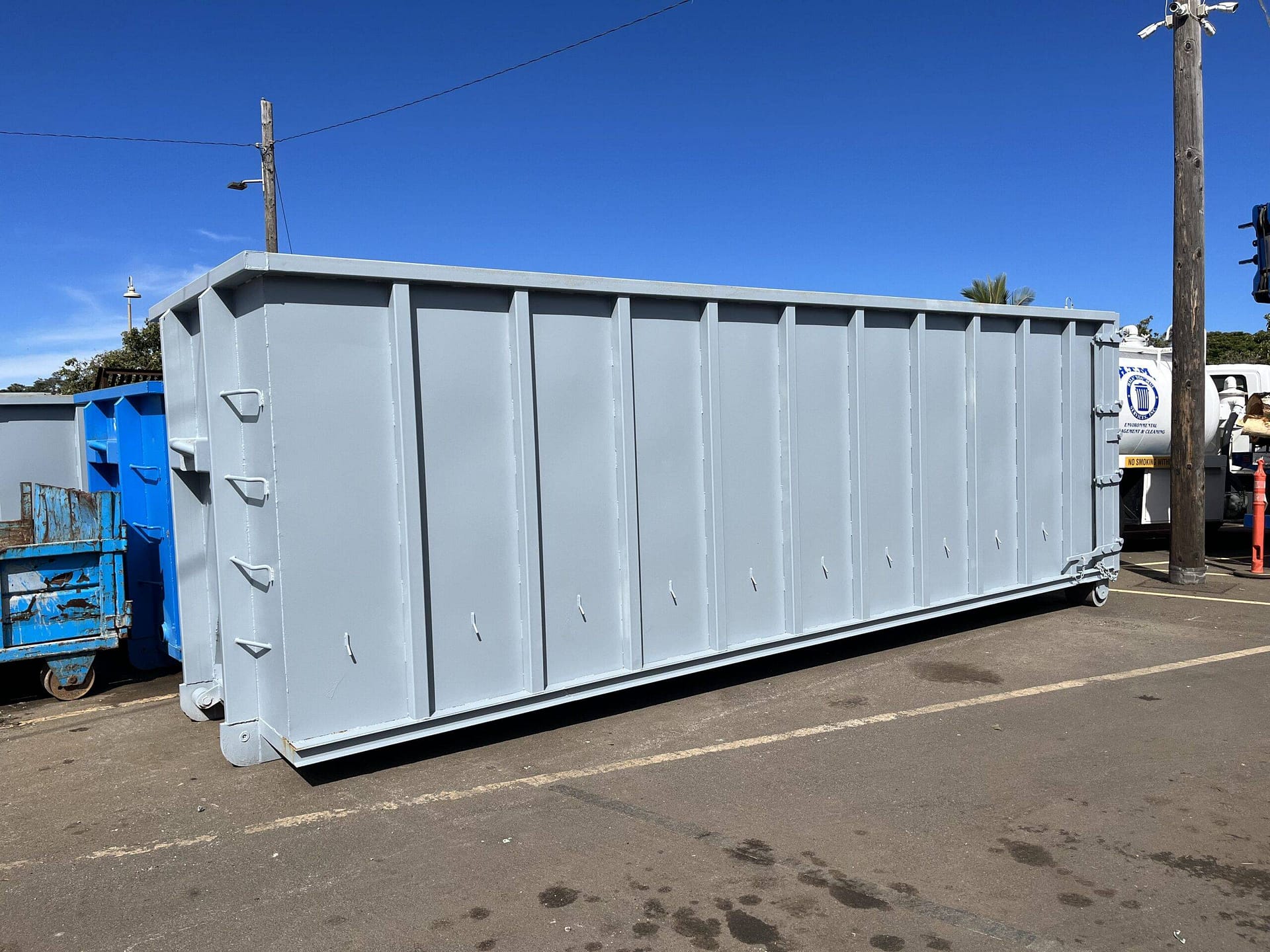 Hawaii Hooklift Truck, Dumpster & Waste Container Supplier